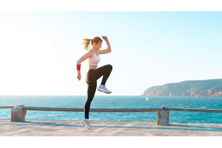 Happy Home Workout: HIIT mit growingannanas | WOMEN'S HEALTH