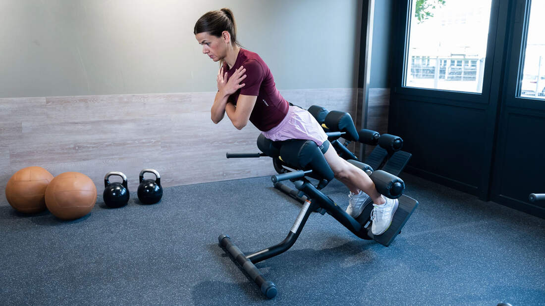 Hyperextensions: Ausführung und Varianten | WOMEN'S HEALTH