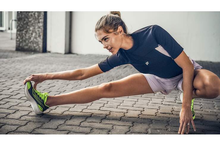 3 Stretch-Übungen für mehr Beweglichkeit mit Mary Braun | WOMEN'S HEALTH