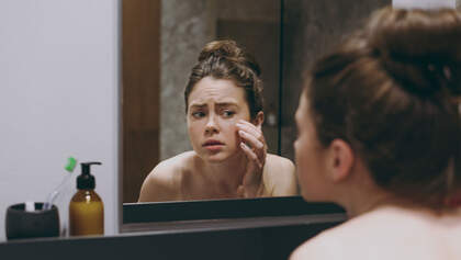 Bedeutung von Pickeln im Gesicht | WOMEN'S HEALTH