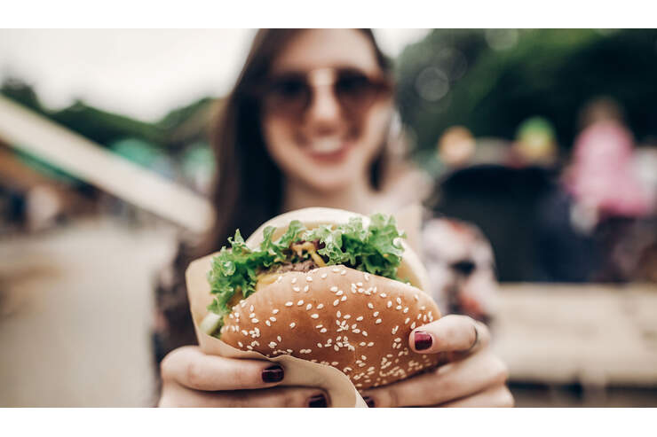Studie: Warum spätes Abendessen ungesund ist | WOMEN'S HEALTH